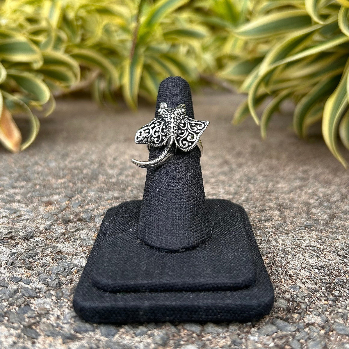 Manta Ray with Filagree Adjustable Ring